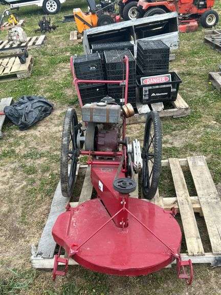 (AA) Vtg. Roof Mfg. VP75 Walk Behind Lawn Mower - Kraft Auction Service ...