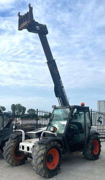 Bobcat V518 Versahandler Telehandler - Kraft Auction Service, LLC