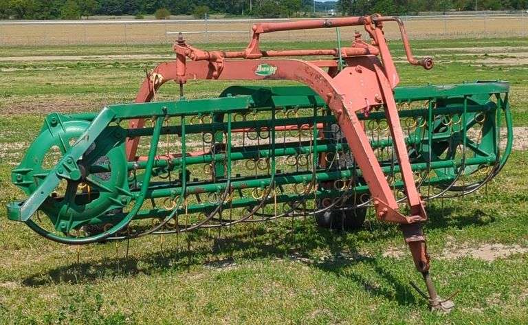 New Idea Hay Rake - Kraft Auction Service, LLC