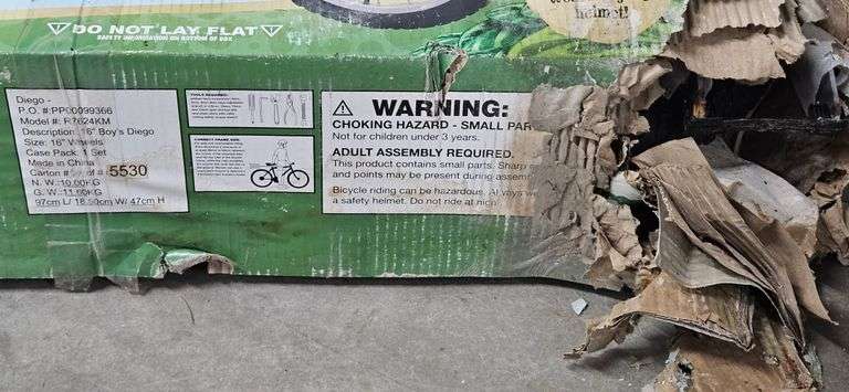 (R) Go Diego Go Bicycle with Training Wheels. - Kraft Auction Service, LLC