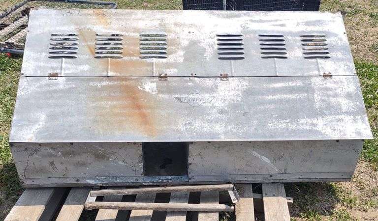 (AA) Jamesway Galvanized Chicken Nesting Box - Kraft Auction Service, LLC