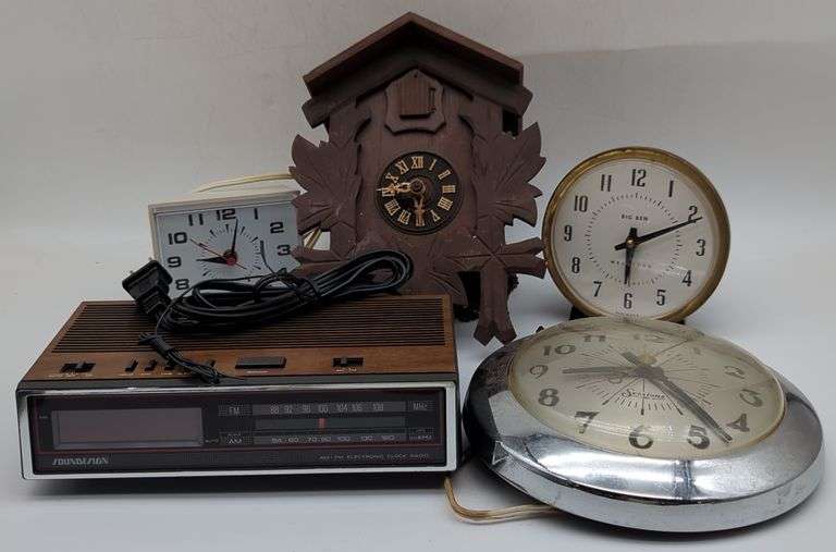 (ST) Clocks. West Germany Coco Wall no 7302, Brown. Sound Design model ...