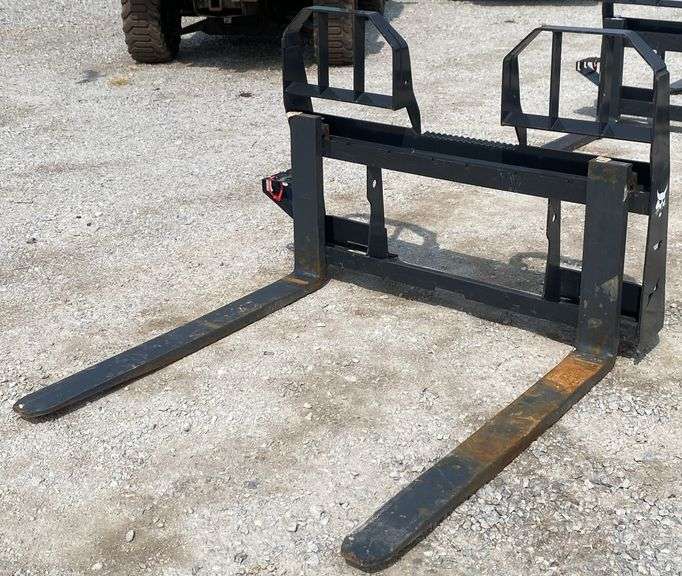 NEW Bobcat 42" Quick Attach Forks - Kraft Auction Service, LLC