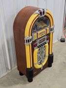 Spirit of St. Louis Jukebox by Polyconcept - Kraft Auction Service, LLC