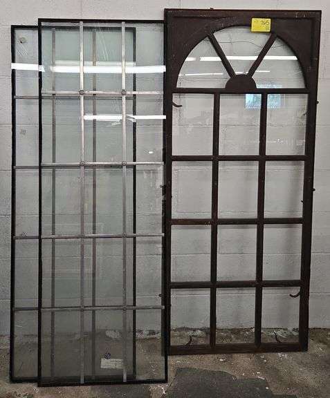 Vtg Wooden & Metal Windows - Kraft Auction Service, LLC