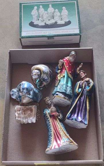 Vtg. Nativity Ceramic Set & Hawthorne Village Jeweled Nativity ...
