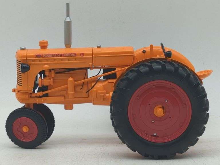 (D) (1) Minneapolis Moline Tractor - Kraft Auction Service, LLC