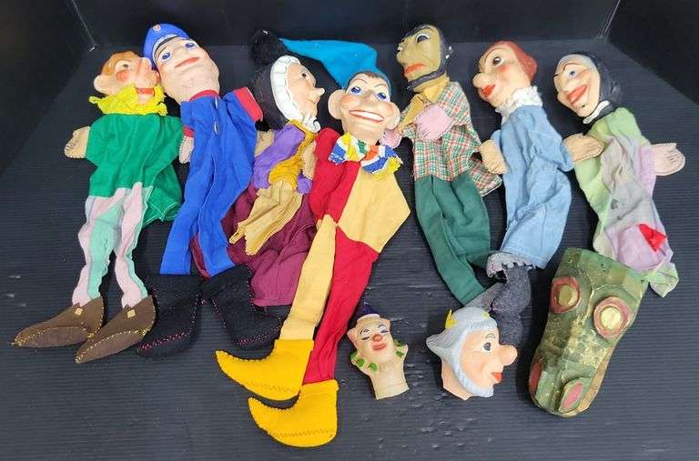 (F) Vintage Hand Puppets With Hand Painted Heads - Kraft Auction ...