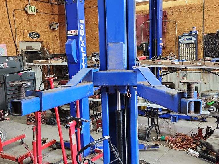 TWI ProLine 15000 LB Hydraulic Lift - Kraft Auction Service, LLC