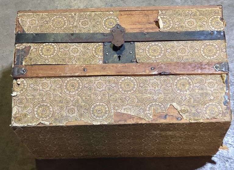 (F) Vintage Salesman Sample Trunk - Kraft Auction Service, LLC