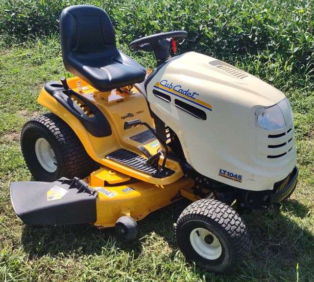 (FF) Cub Cadet Hydrostatic Drive Riding Lawn Mower - Kraft Auction ...