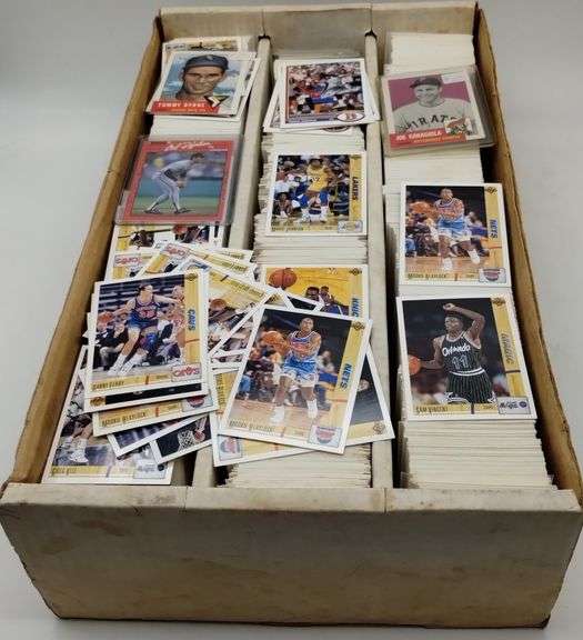 (DD) Sports Assorted collectable cards - Kraft Auction Service, LLC