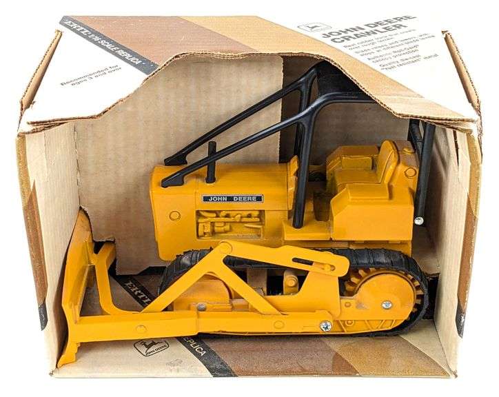 1/16 Ertl John Deere Crawler In Box - Kraft Auction Service, LLC