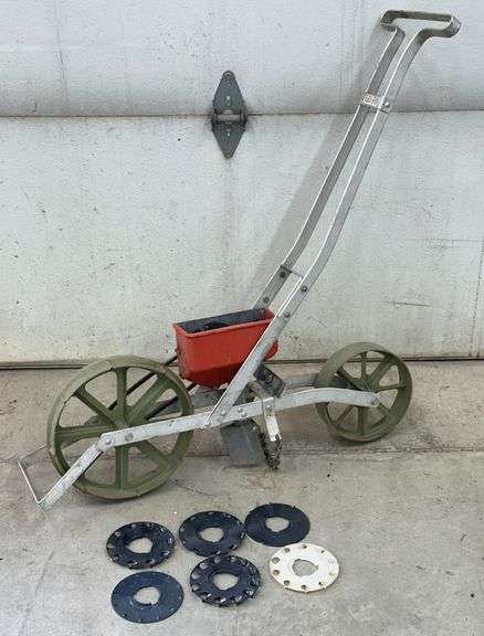 (M) Sears Precision Garden Seeder & Interchangeable Seed Plates - Kraft ...