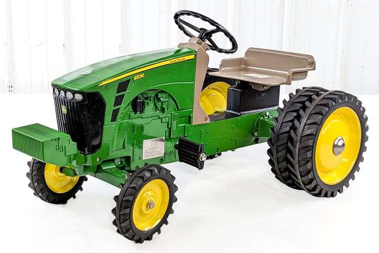 Ertl John Deere 8530 Wide Front Pedal Tractor w/ Duals - Kraft Auction ...