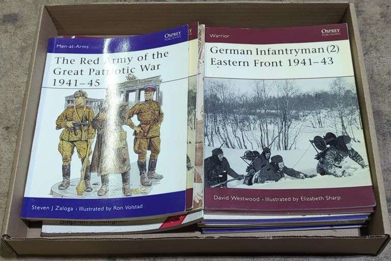 (KC) Vtg Osprey Publishing "Men- At- Arms Books - Kraft Auction Service ...