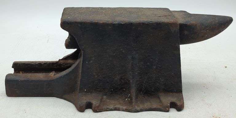 (Y) Vtg Anvil. Cast Iron 15 x 5 inch. - Kraft Auction Service, LLC