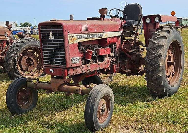 (BT) International Farmall 656 Tractor - Kraft Auction Service, LLC