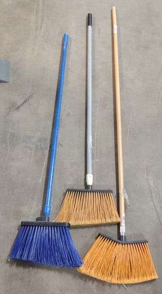 Brooms incl. Tough Guy Blue Angle Broom - Kraft Auction Service, LLC