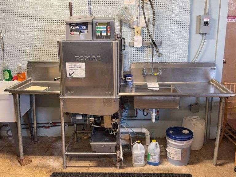 EcoLab/Jackson Typhoon Dish Machine W/ Stainless Steel Dish Table ...