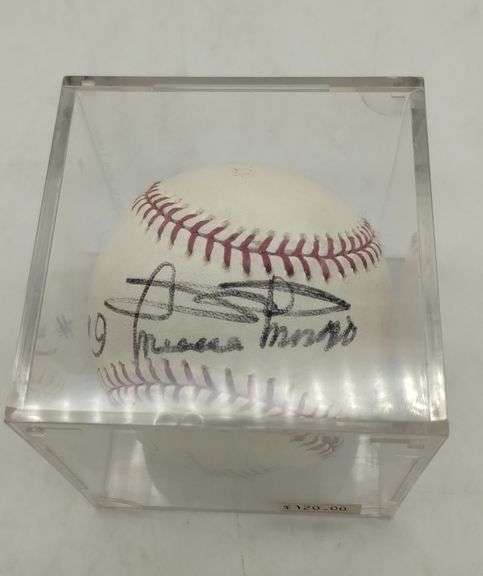 (DD) Minnie minoso signed baseball and more - Kraft Auction Service, LLC