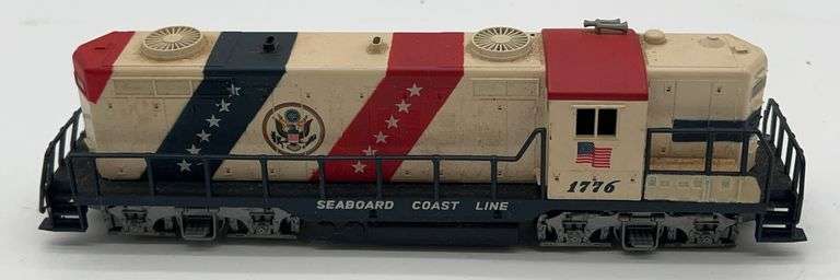 (D) HO Scale Train 1776 Seaboard Coast Line - Kraft Auction Service, LLC