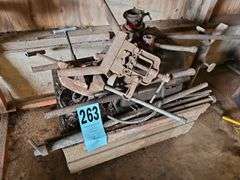 Pipe Threader, Stand & Tools - Kramer Auction LLC