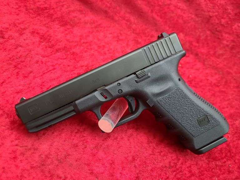 Glock Model 17C 9mm Pistol - Kramer Auction LLC
