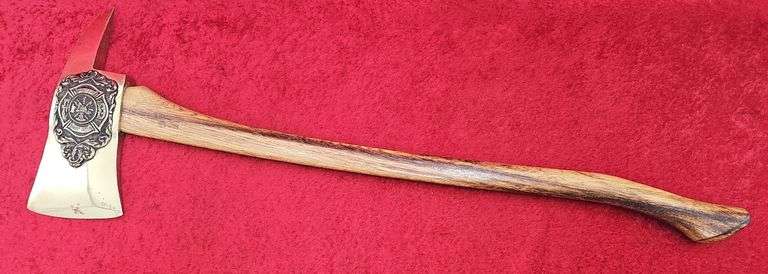 Rockville VFD Golden Fireman's presentation Ax - Kramer Auction LLC