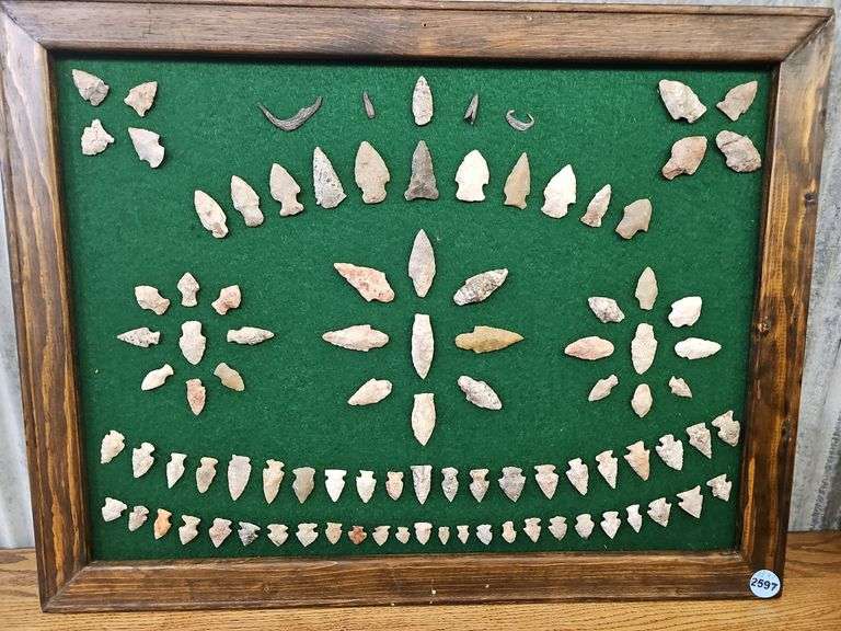Framed display of approx. 100 Wisconsin Arrowheads & Artifacts - Kramer ...