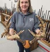 Large Nontypical Whitetail Rack - Kramer Auction LLC