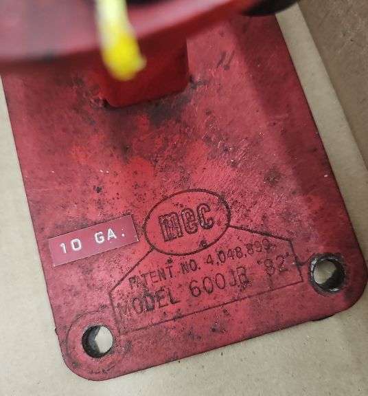 MEC 600 Jr 10 ga Reloading Press w/accessories - Kramer Auction LLC