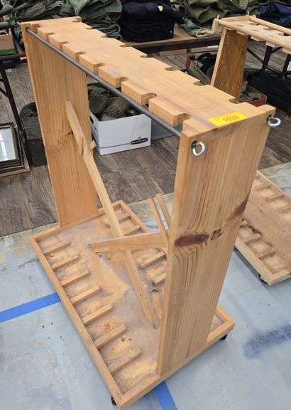 16 Gun Rolling Rifle Rack - Kramer Auction LLC