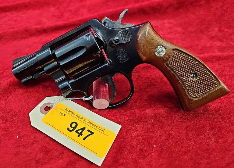 Smith & Wesson Model 10-7 38 spl. Snub Nose Revolver - Kramer Auction LLC