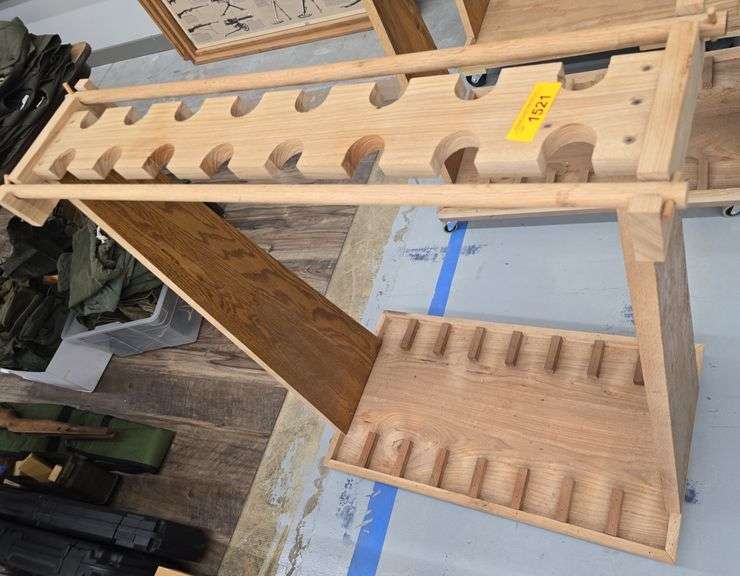 16 Gun Rolling Rifle Rack - Kramer Auction LLC