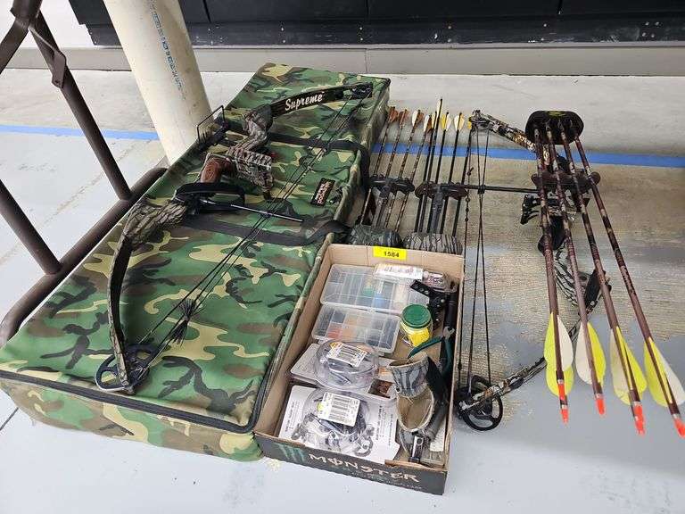 pair of Vintage High Country Compound Bows w/case & access. - Kramer ...