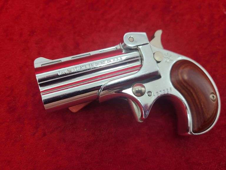 Davis Industries Model D-32 32 ACP O/U Derringer - Kramer Auction LLC