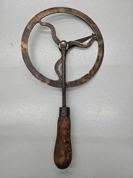 Lot of Vintage Tape Measures & other Measuring Devices - Kramer Auction LLC