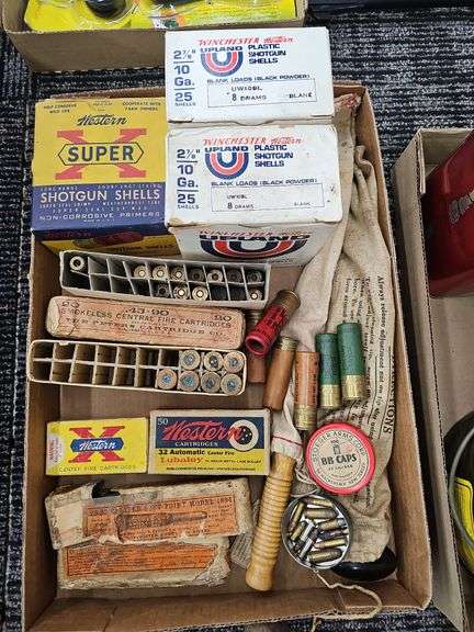Lot of assorted Vintage Shotgun shells - Kramer Auction LLC