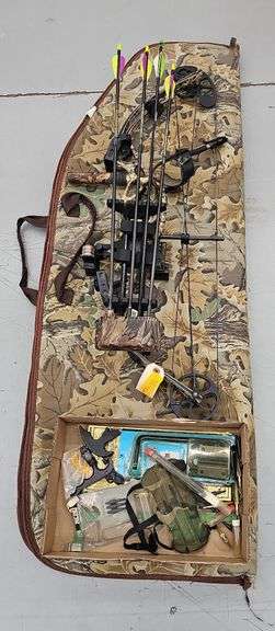 Hoyt XT 2000 Compound Bow & flat of Accessories - Kramer Auction LLC
