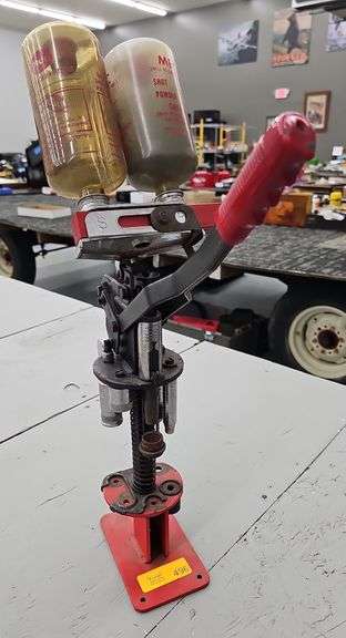 MEC 12 ga. Shotshell Reloader - Kramer Auction LLC