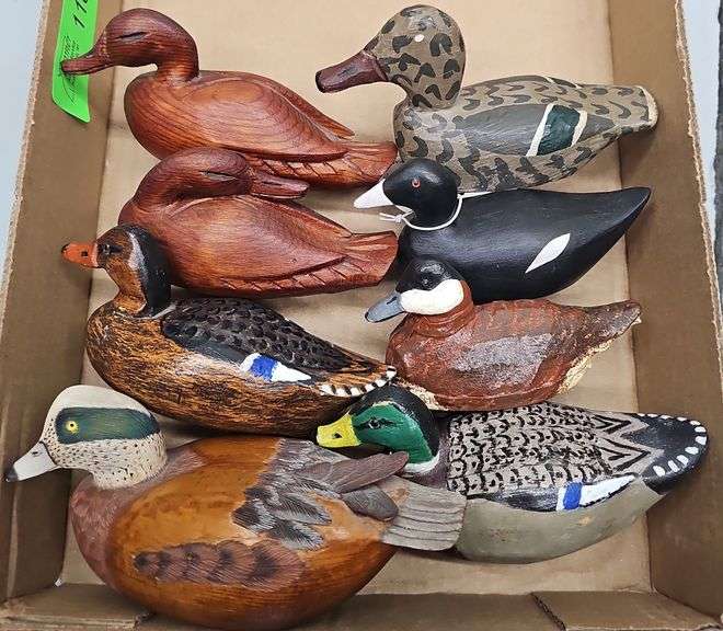 Flat of 8 small Decorative Duck Decoys - Kramer Auction LLC