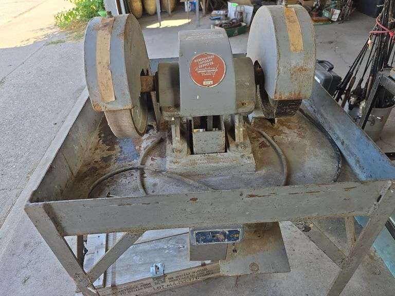 Heavy Duty Rock Polisher & Grinder on Stand - Kramer Auction LLC
