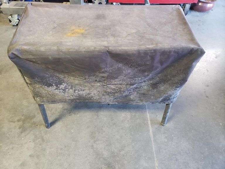 Metal Stand with Removable Legs - Kraupie's Real Estate & Auctioneers