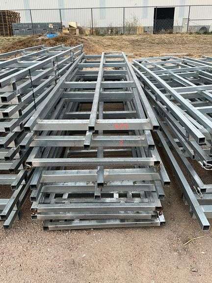 8 Panels, 16' x 41", 4 with 3" uprights, 4 without 3" uprights ...