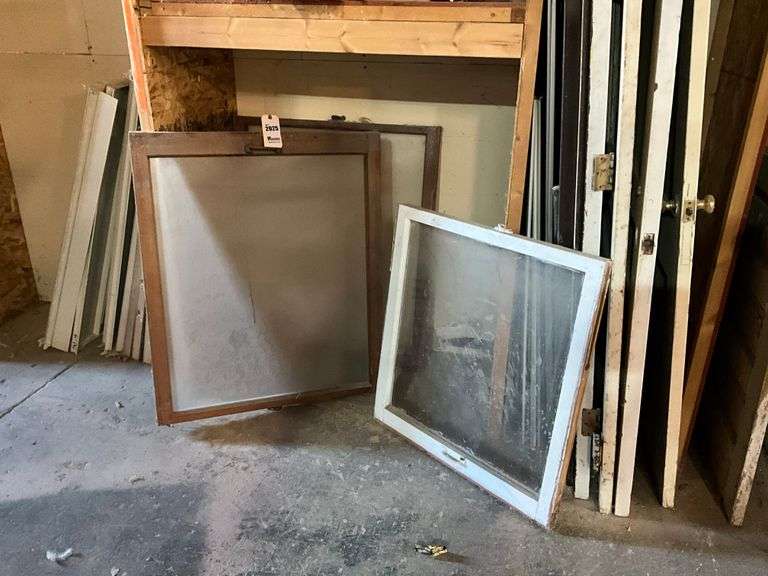 3 Older Windows ALL FOR ONE MONEY - Kraupie's Real Estate & Auctioneers