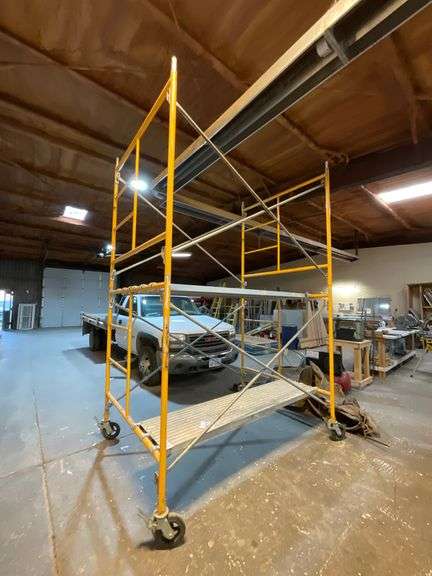 2 Sections of 6ft Scaffolding on Wheels (Scaffolding Only) - Kraupie's ...