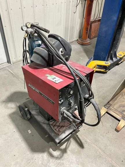 Snap-On 140 Amp Mig Welder - Kraupie's Real Estate & Auctioneers