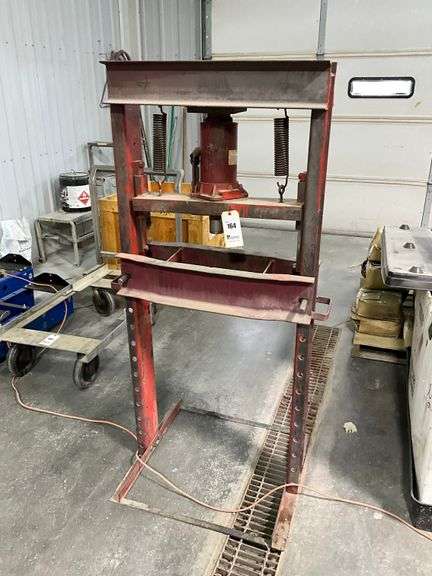 Red Arrow Shop Press, approx. 20T jack - Kraupie's Real Estate ...