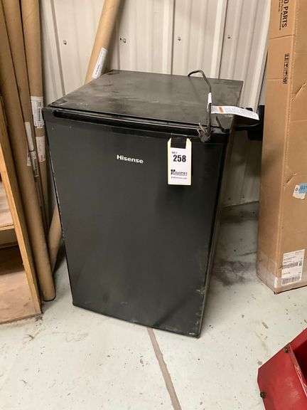 Hisense Dorm Style Refrigerator - Kraupie's Real Estate & Auctioneers
